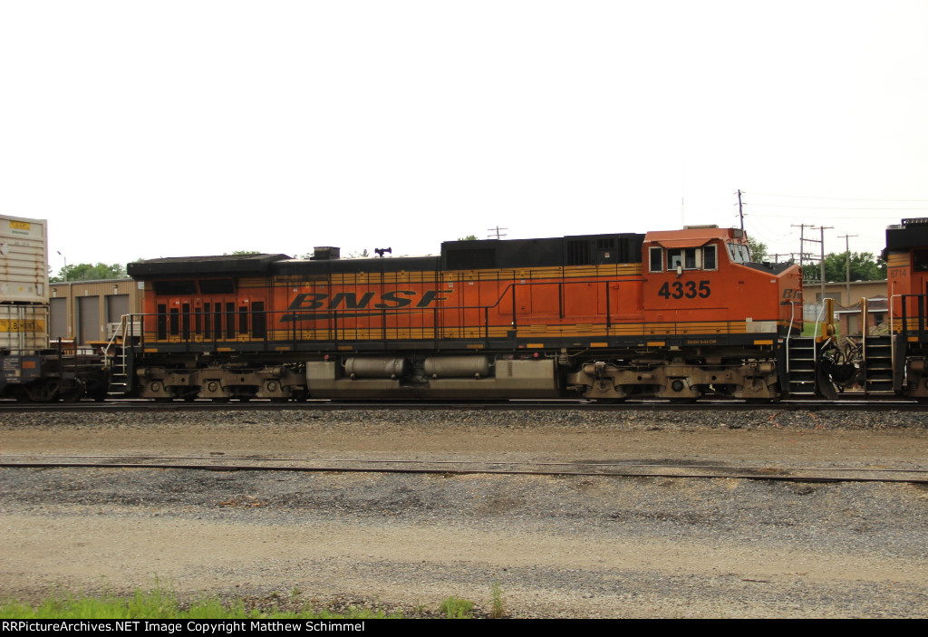 BNSF 4335
